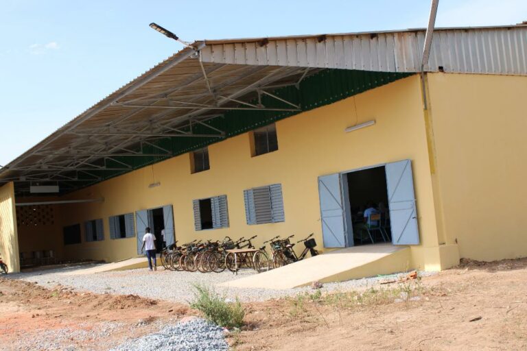 Université Norbert-Zongo : deux nouvelles salles de cours inaugurées à ...