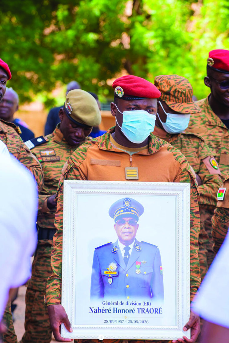 Forces armées nationales: hommage au général de division à la retraite ...